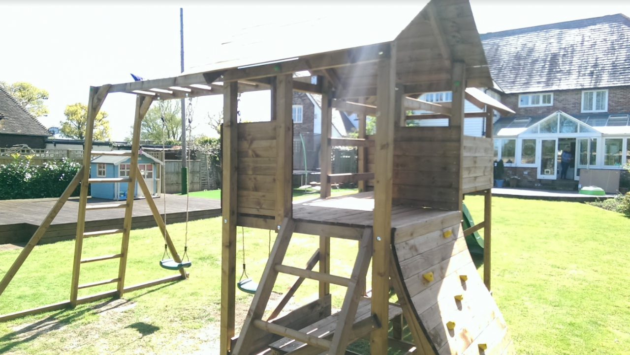 Dunster House Mega Fort - Climbing Frame Installer
